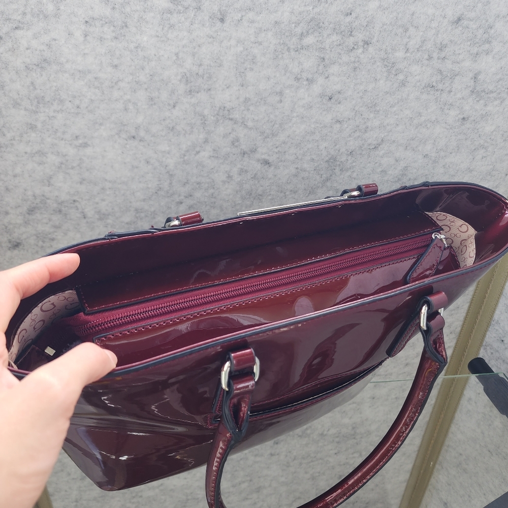 Guess Est 1981 - Hi Gloss Burgundy Red Shoulder Bag - Gem